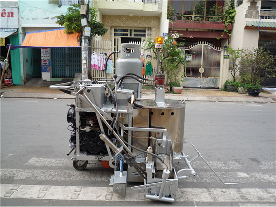 Máy thi công sơn gồ